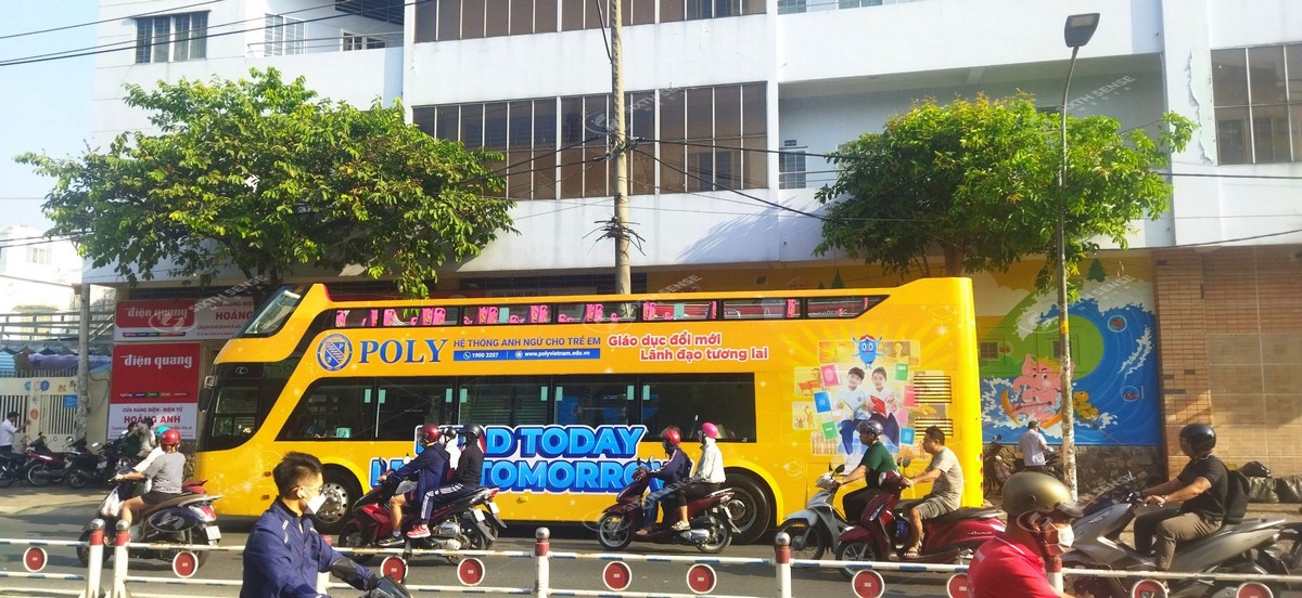 Dự án roadshow xe bus 2 tầng của Trung tâm anh ngữ Poly năm 2023 - Công ...